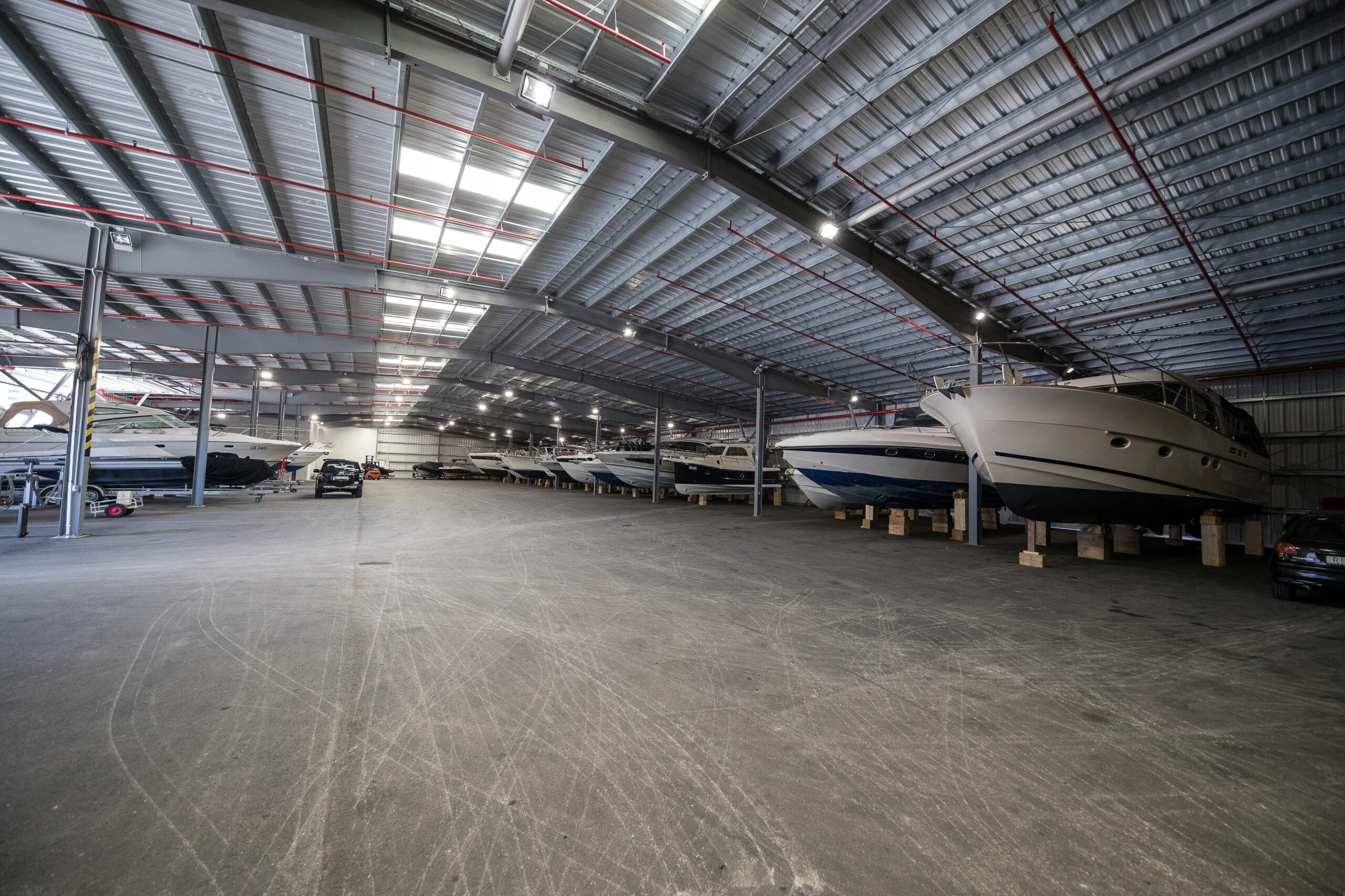 Mitan marina Trocken Liege Platze // Biggest Dry Berth – Dry berth ...